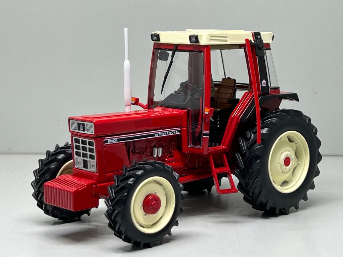 IH 955 XL 4wd traktor 1/32 Replicagri - Traktorer 1/32 - Modeltraktor.dk